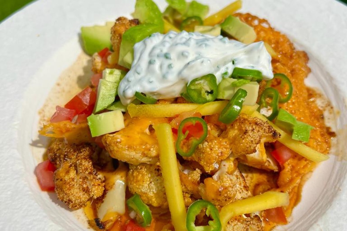 Cheesy Cauliflower Nachos | Canadian Goodness