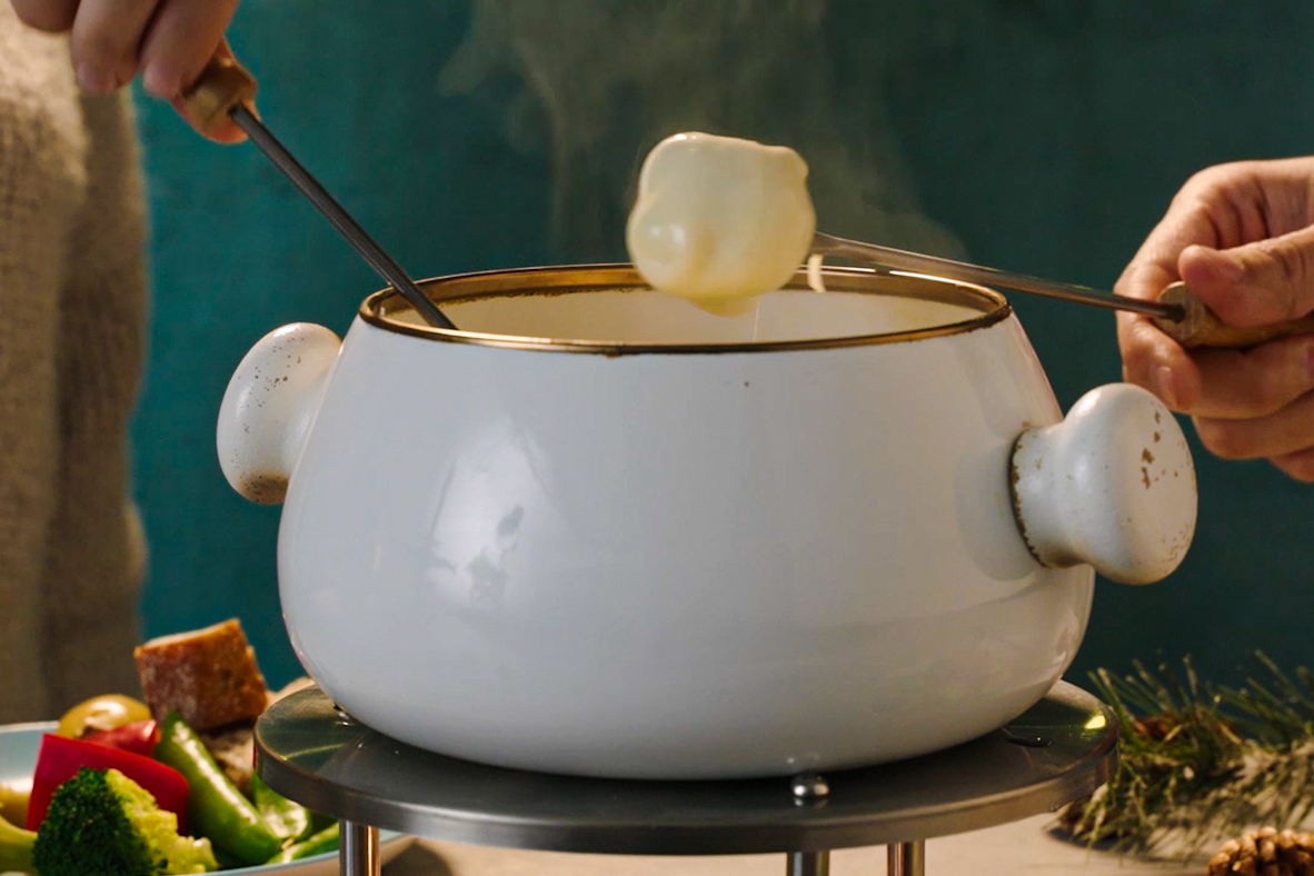 Cozy Cheesy Fondue | Canadian Goodness