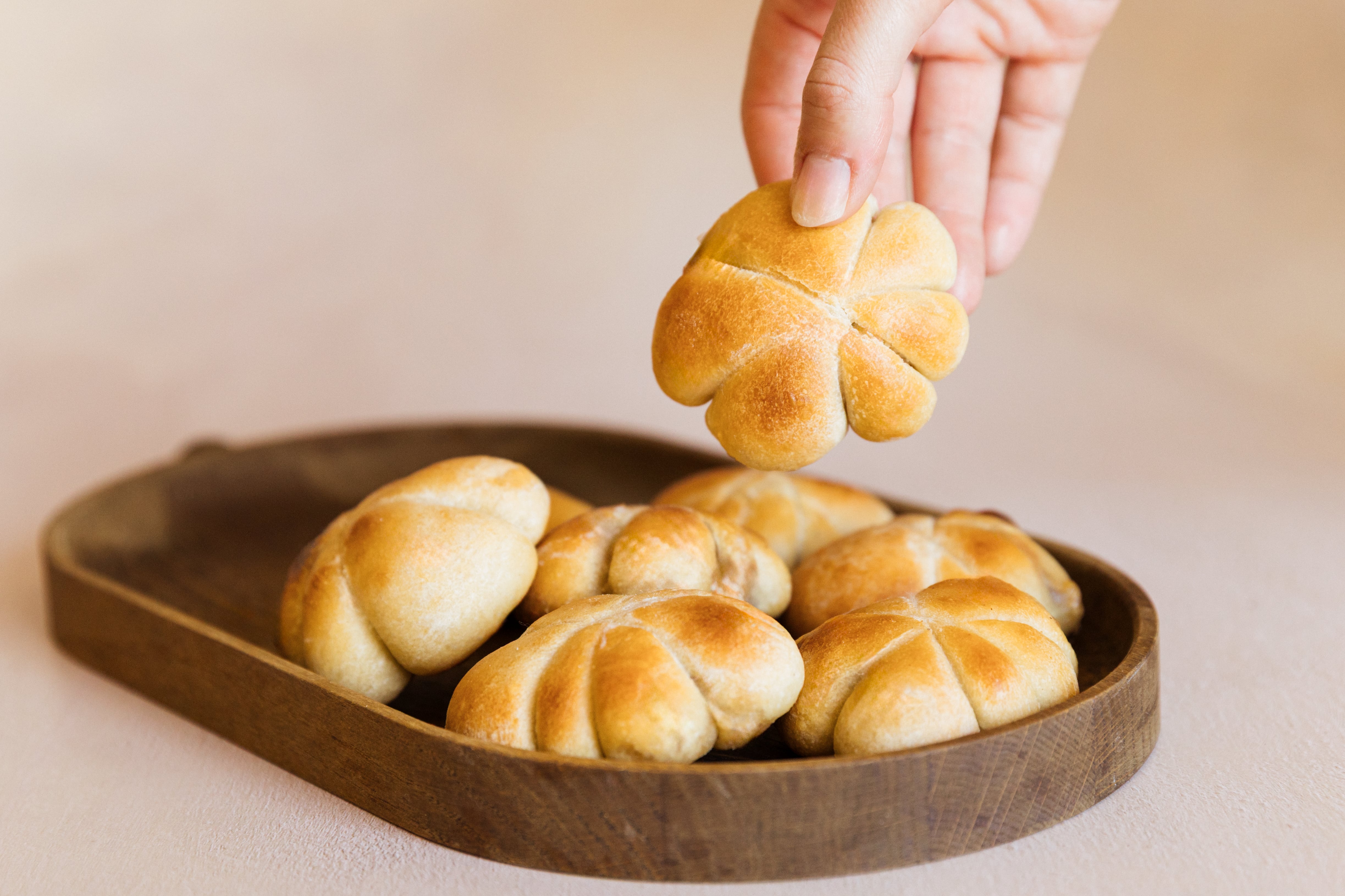 Mini Pumpkin-Shaped Pizzas | Canadian Goodness