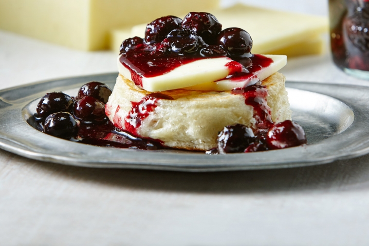 Blueberry jam with Canadian Aged Cheddar | Canadian Goodness