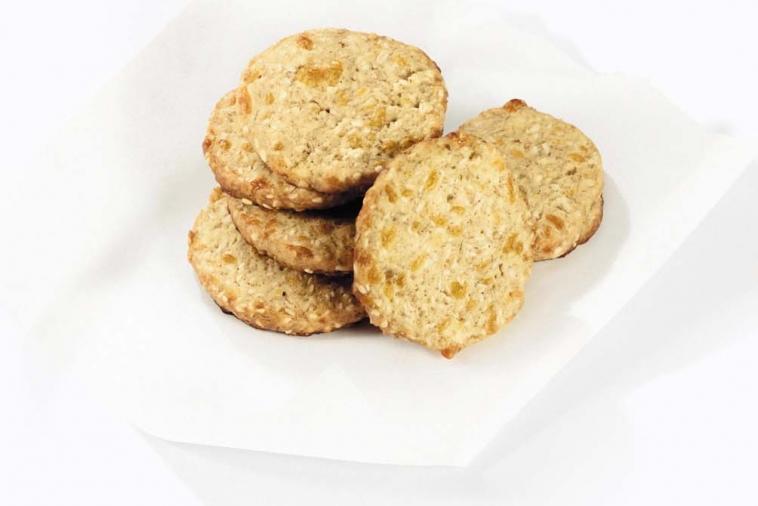 Cheddar Sesame Crisps | Canadian Goodness