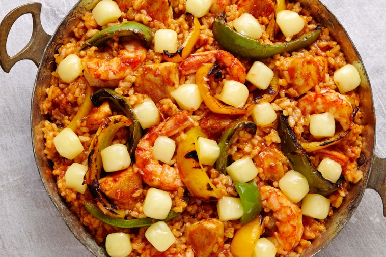 Cheesy paella with grilled peppers | Canadian Goodness