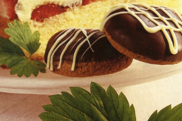 Chocolate Cookie Buttons | Canadian Goodness