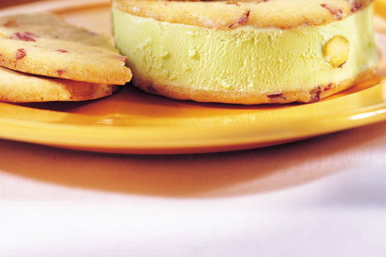 Fancy Cookies with Aged Cheddar and Fruit (Cooking Club Size ...