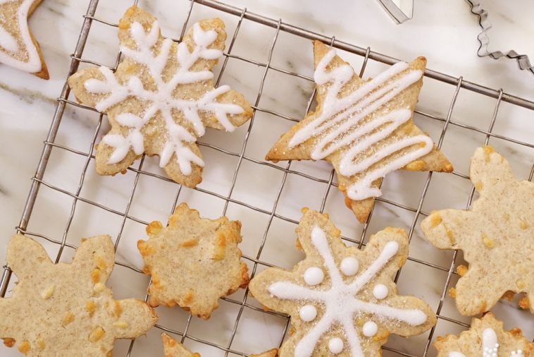 Gingerbread Snowflakes with Aged Canadian Cheddar | Canadian Goodness