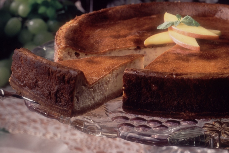 Mango Strawberry Cheesecake | Canadian Goodness