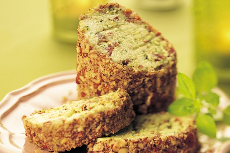 Savoury Cheddar Log | Canadian Goodness