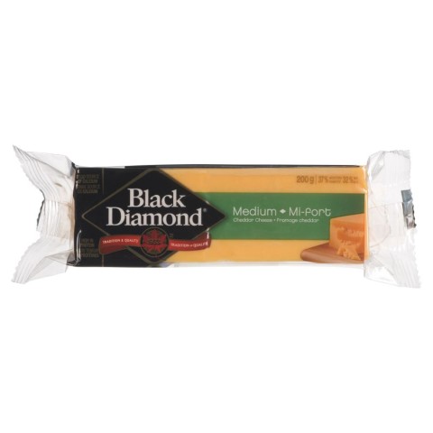 Black Diamond Medium Coloured Cheddar 200g | Canadian Goodness